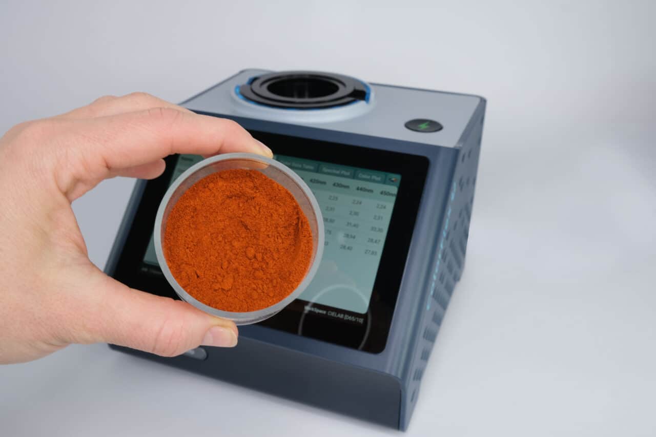 Color measurement of spices